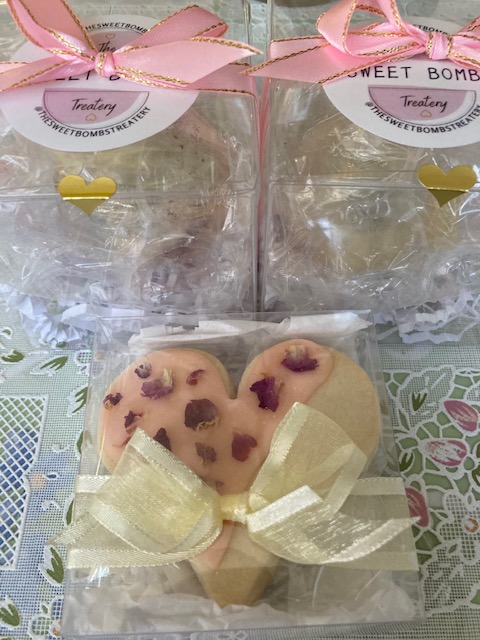 Product Review: The Sweet Bombs Treatery – The Inkblotters